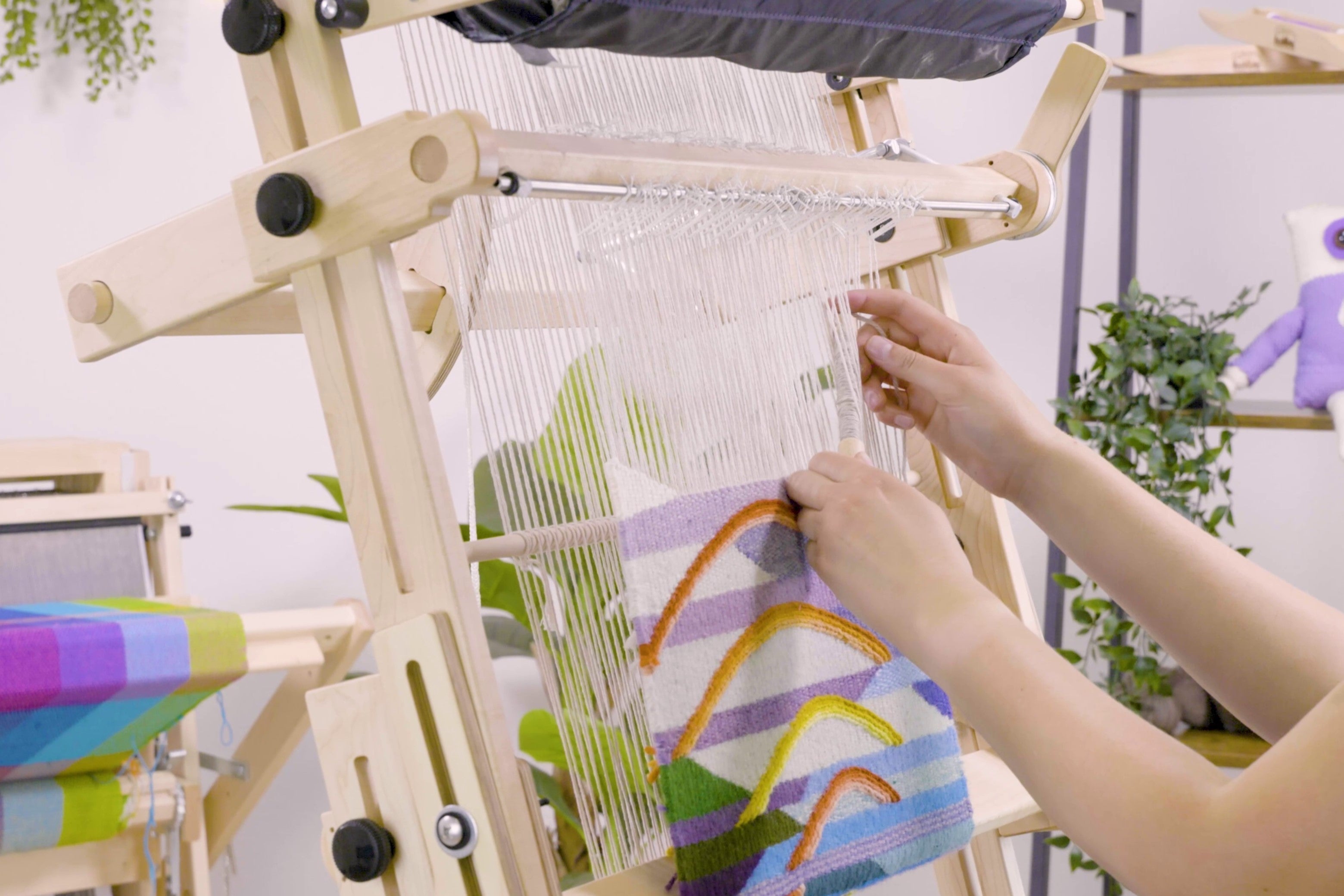 Why We Recommend Tapestry Looms for Tapestry Weaving – Schacht Spindle ...
